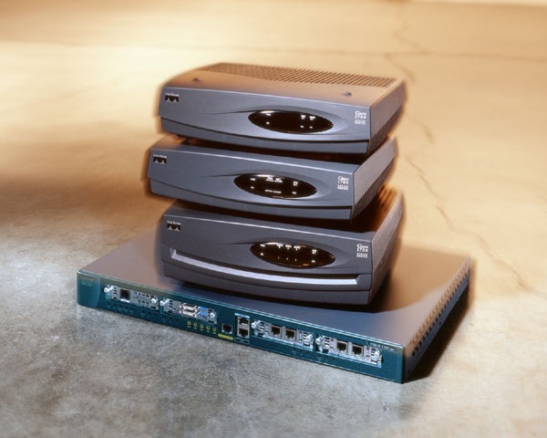 Cisco 1700 Series Modular Access Routers Product Views - Cisco Systems